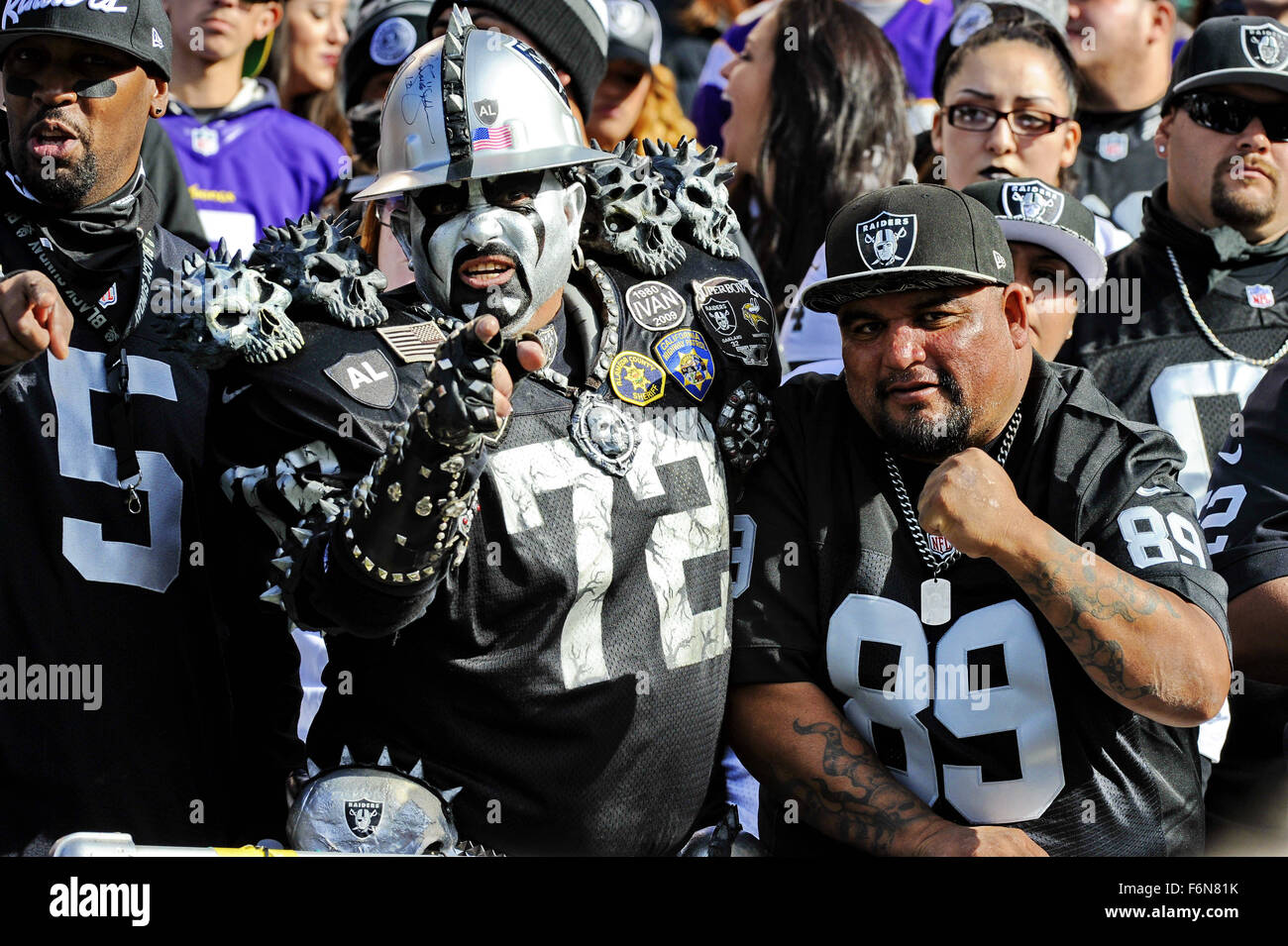 Raider's fans costumes hi-res stock photography and images - Alamy