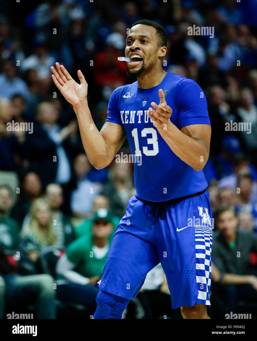 Chicago, IL, USA. 17th Nov, 2015. Kentucky Wildcats guard Isaiah ...