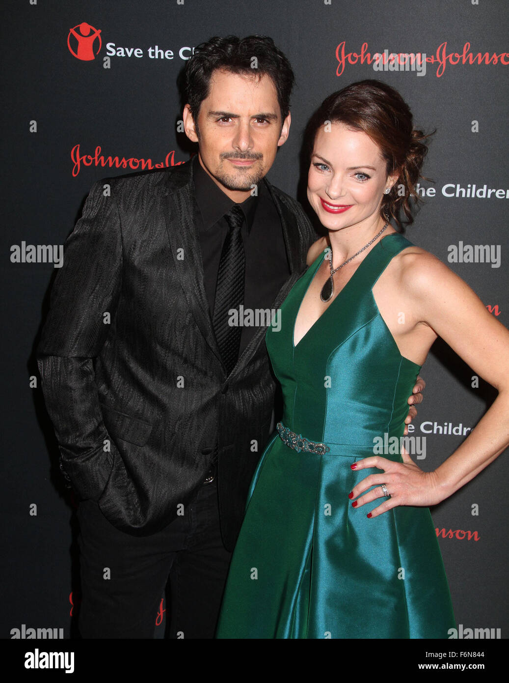 New York, New York, USA. 17th Nov, 2015. Country singer BRAD PAISLEY ...