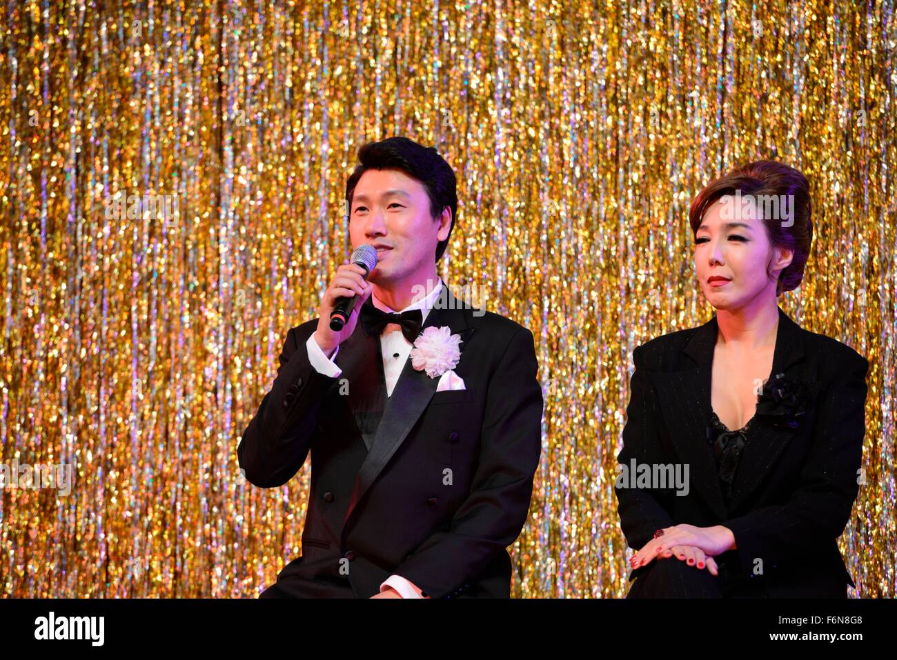 Jong-hyuk Lee and Ivy watch music drama Chicago at D CUBE art center in ...