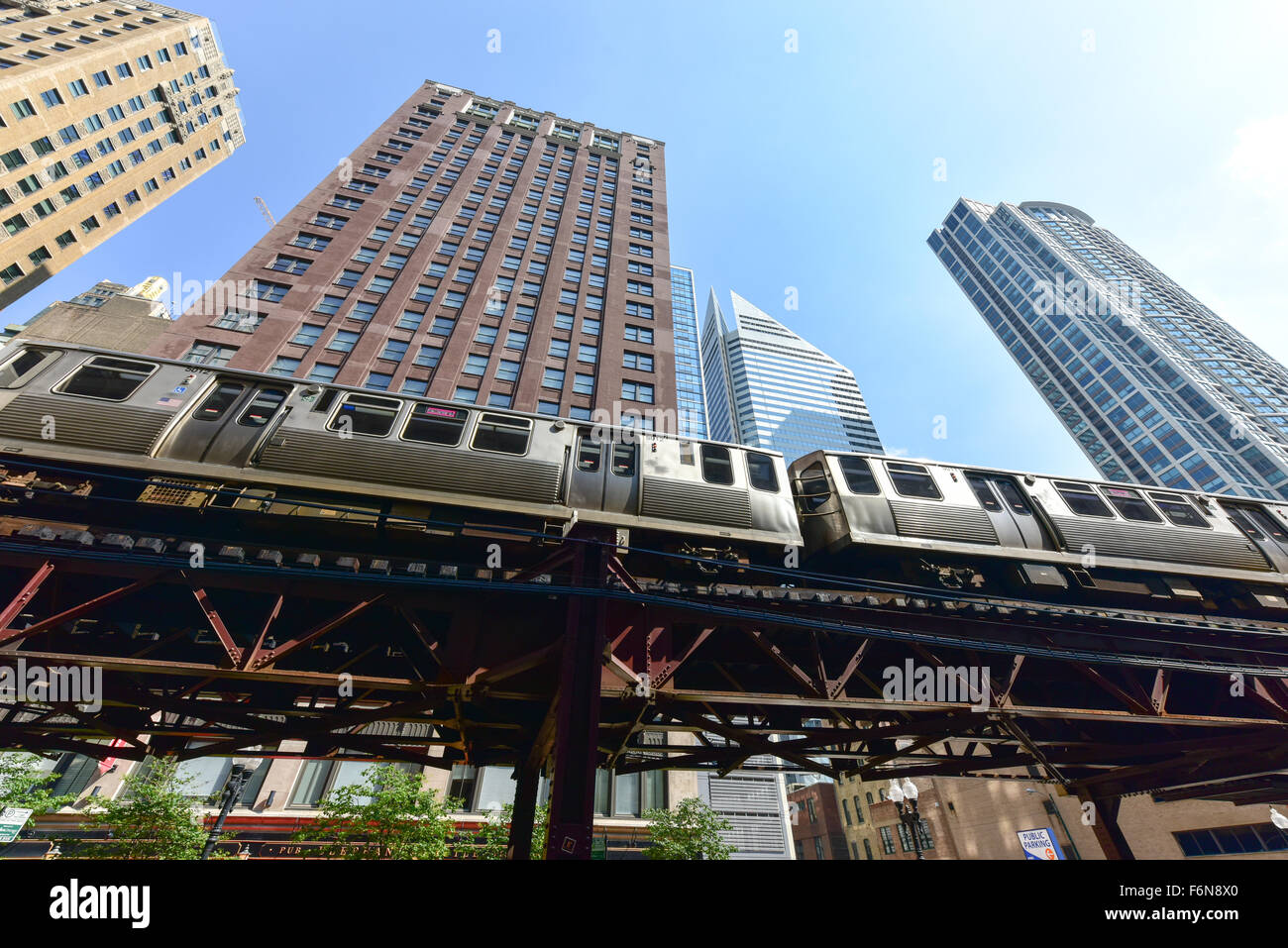 Chicago train on the overhead track of Loop with skyscrapers Stock ...