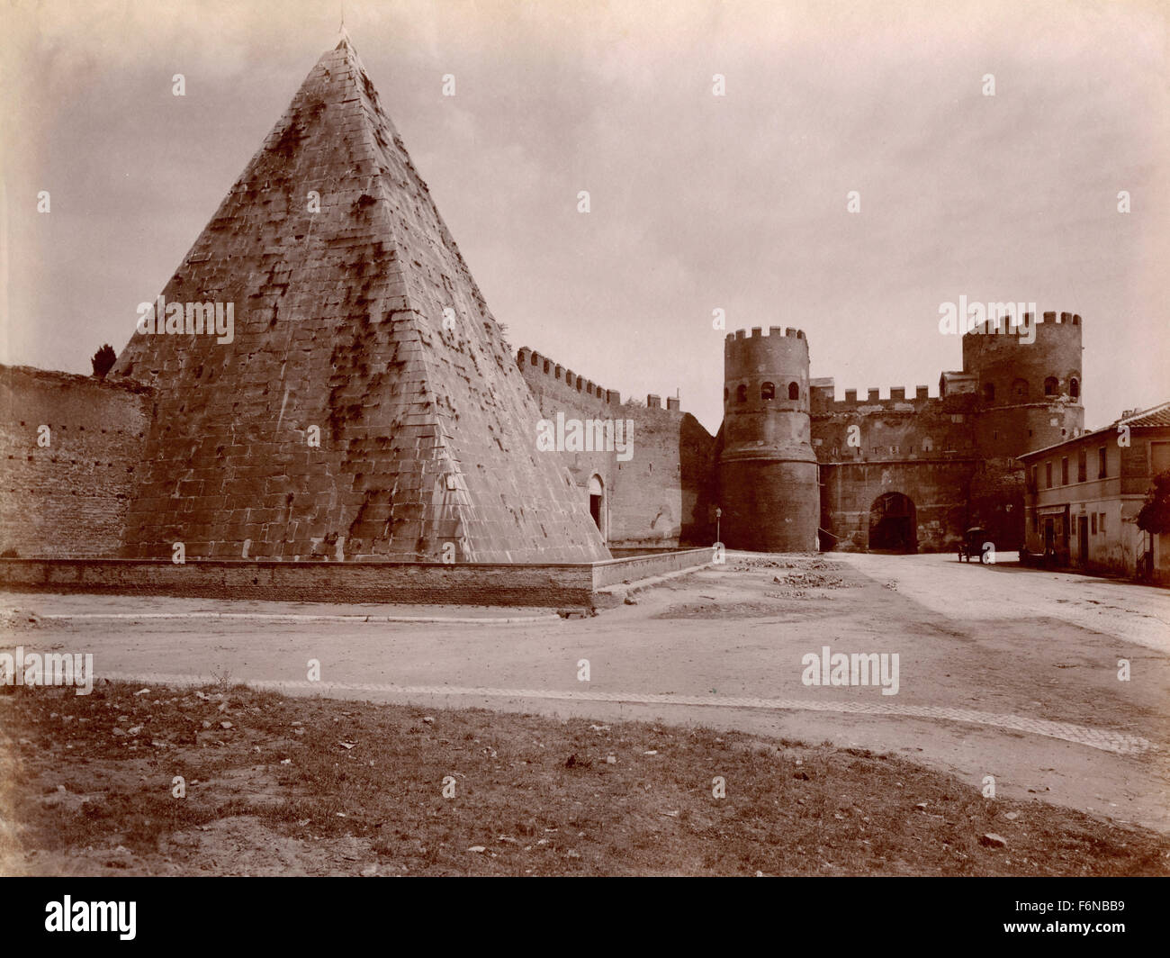 Pyramid of Caius Cestius Porta San Paolo, Rome, Italy Stock Photo - Alamy