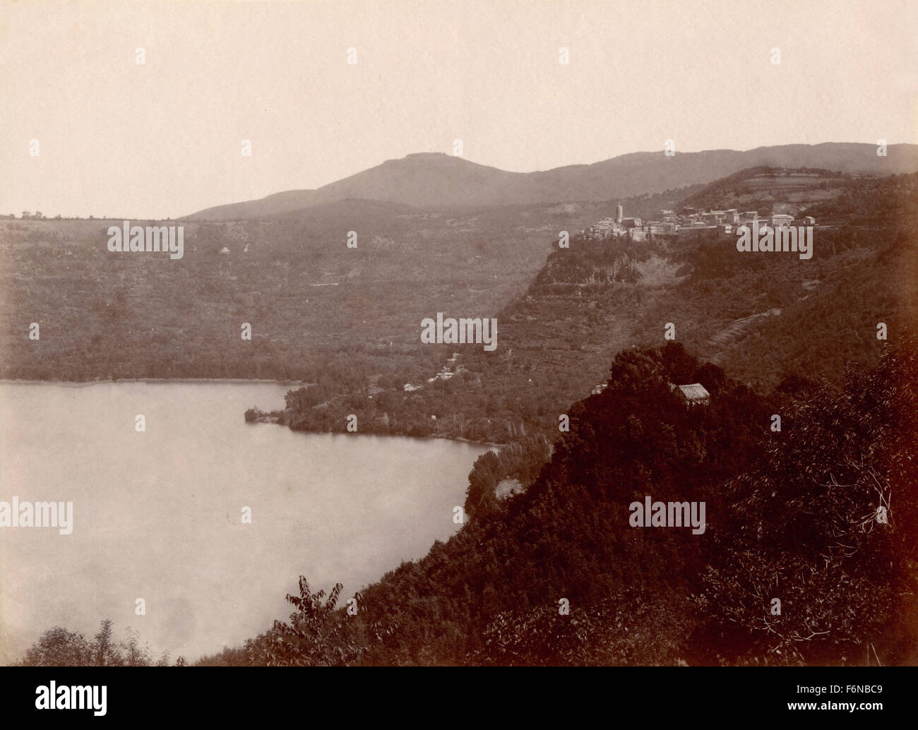 Nemi lake hi-res stock photography and images - Alamy