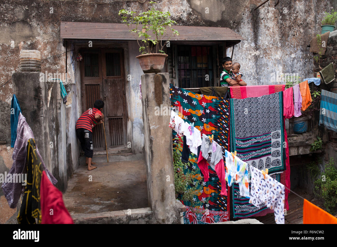 DHAKA, BANGLADESH 17th November: Children insidetheir old house in Old ...