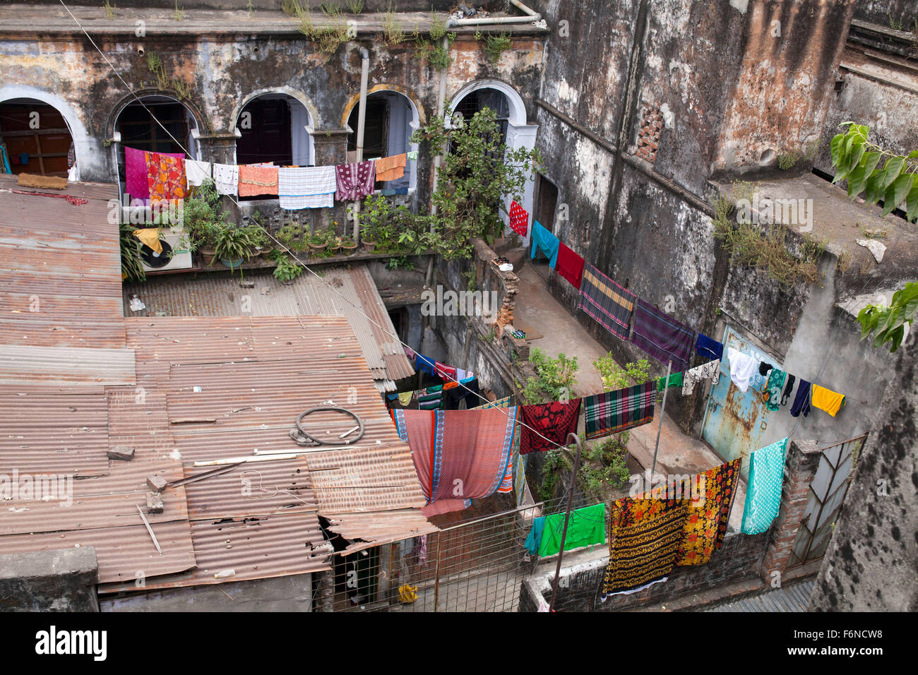 DHAKA, BANGLADESH 17th November: View of old building in Old Dhaka on ...