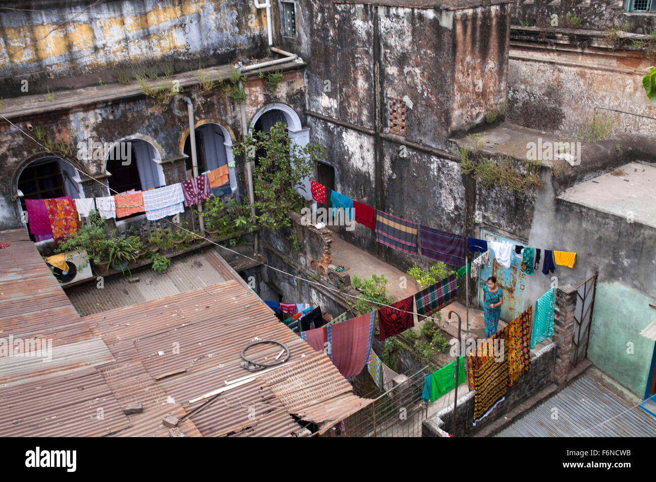 DHAKA, BANGLADESH 17th November: View of old building in Old Dhaka on ...