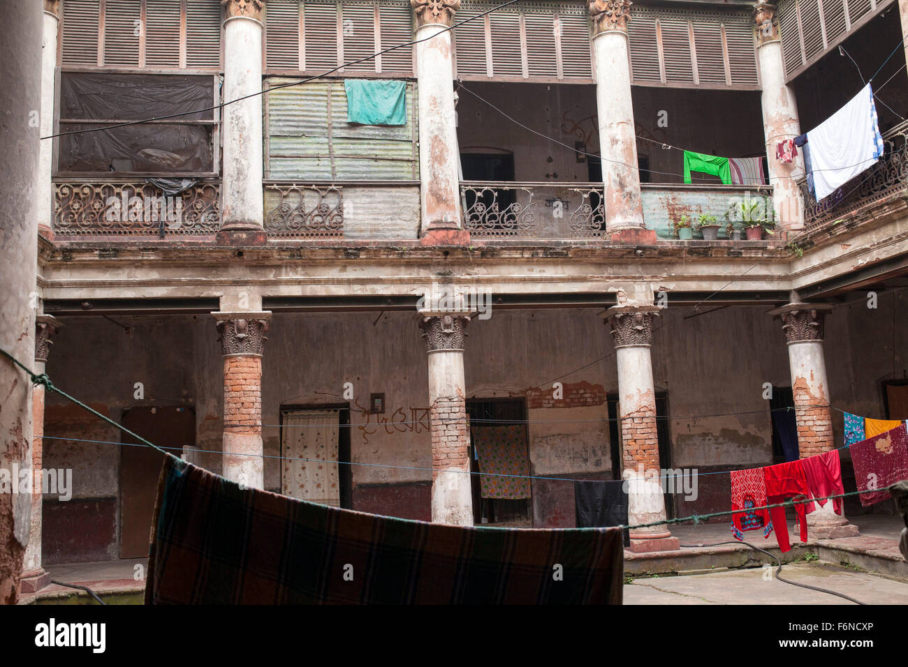 Old mansion in bangladesh hi-res stock photography and images - Alamy
