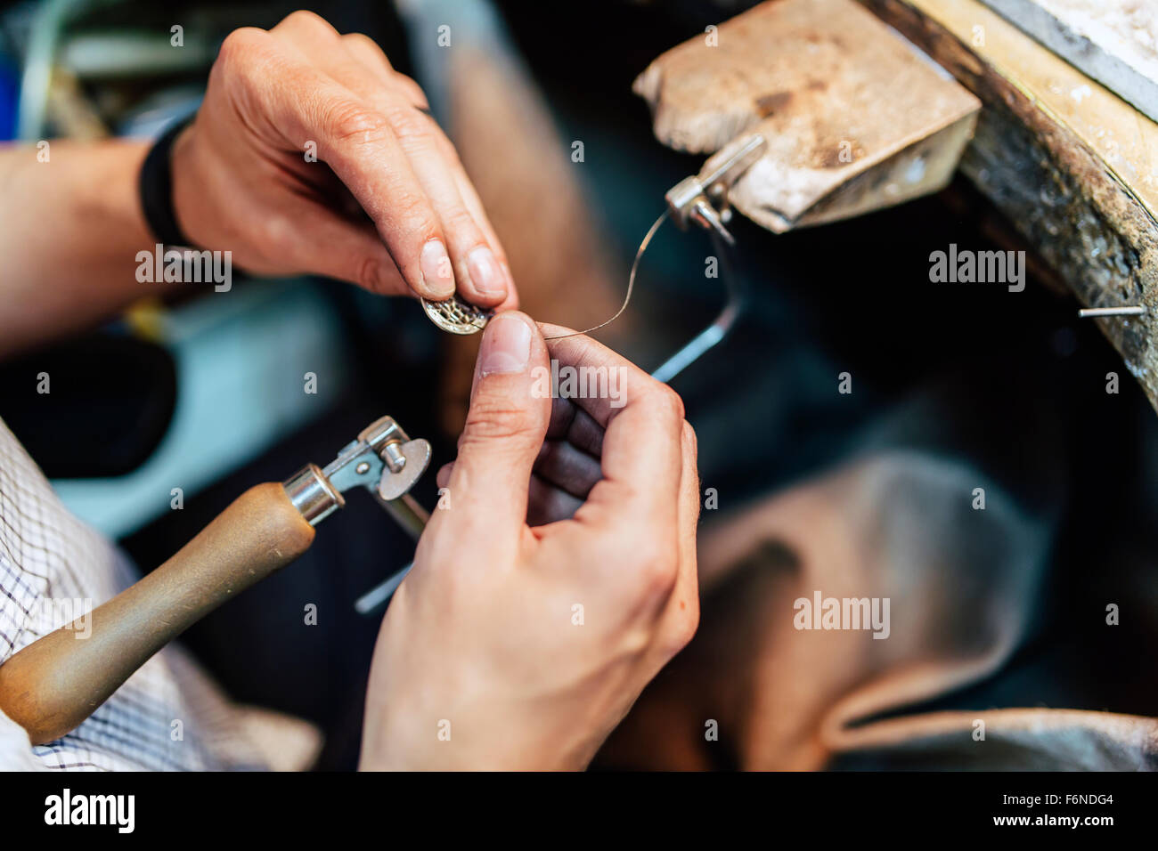 Hand making jewellery hi-res stock photography and images - Alamy
