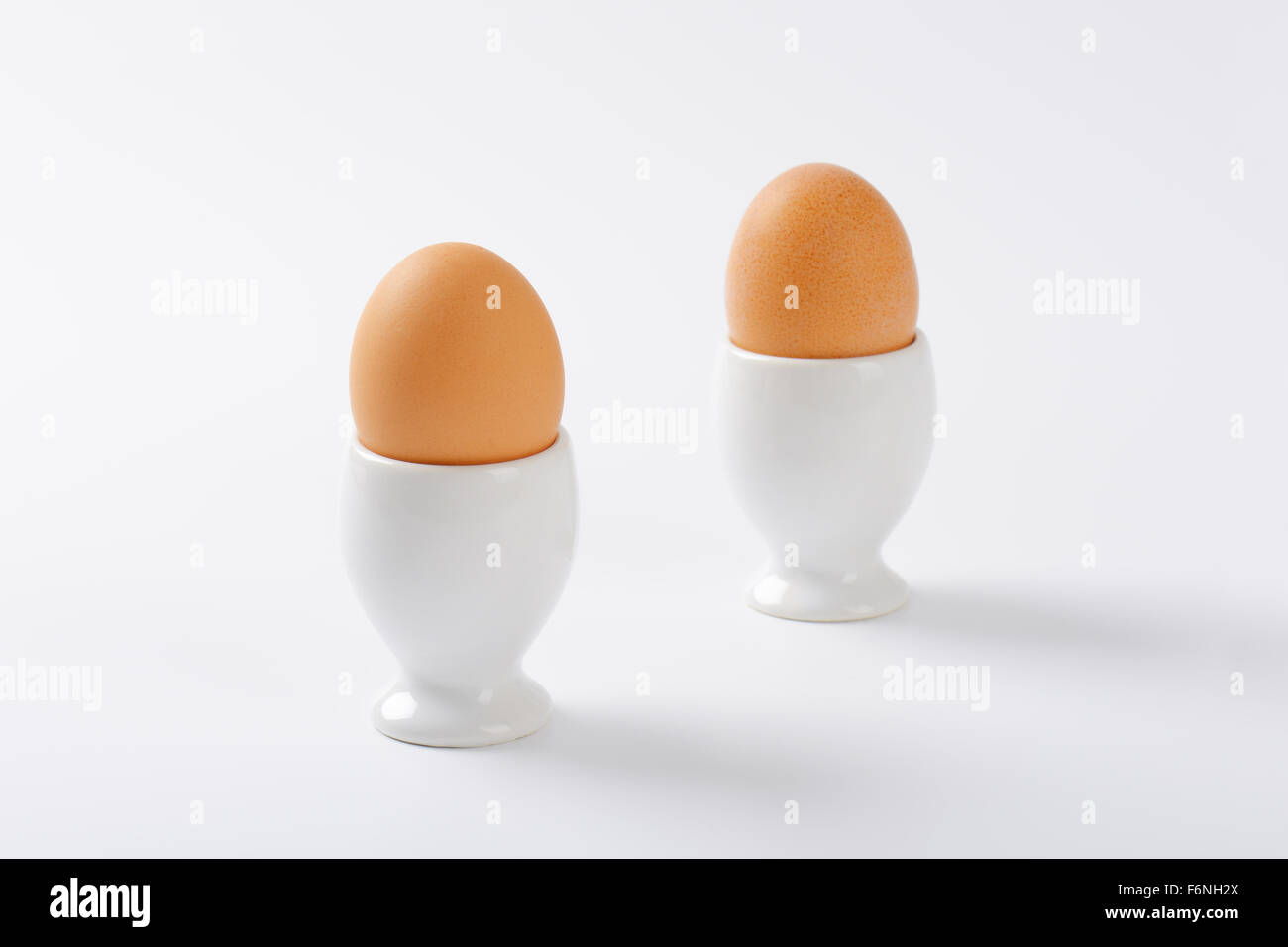 Two egg cups hi-res stock photography and images - Alamy
