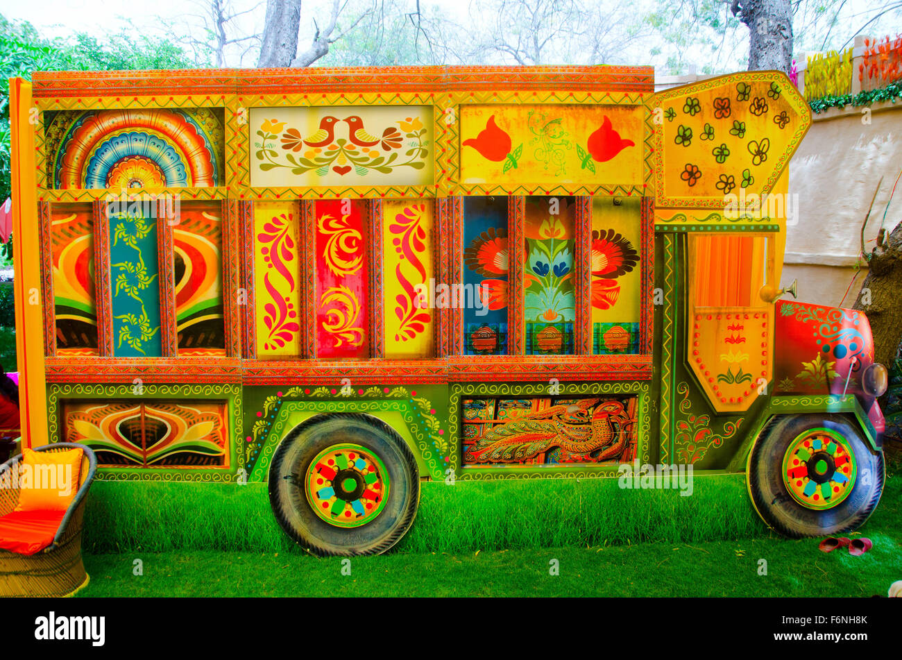 Painted vehicles hi-res stock photography and images - Alamy