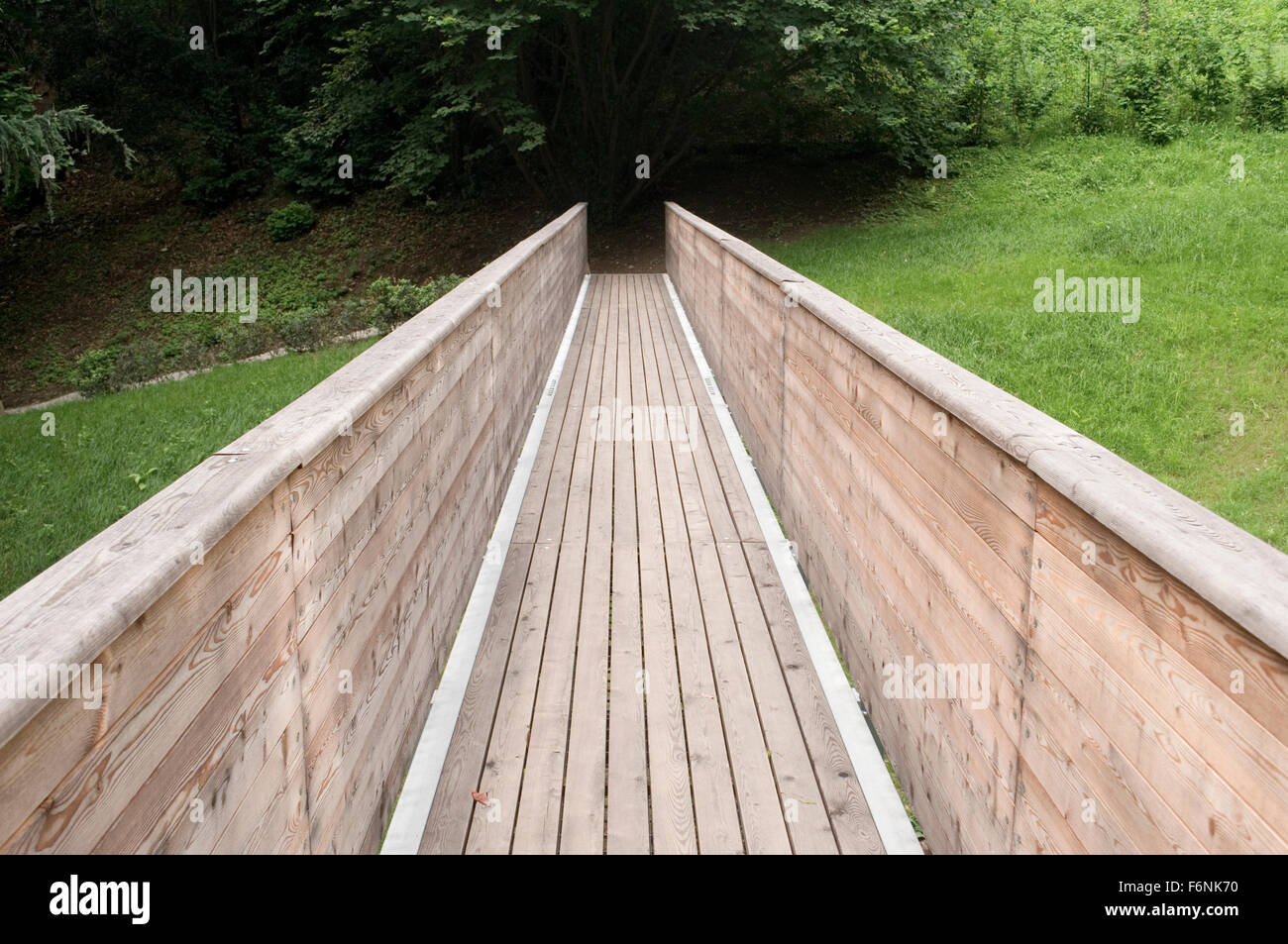 wooden bridge in a park Stock Photo - Alamy