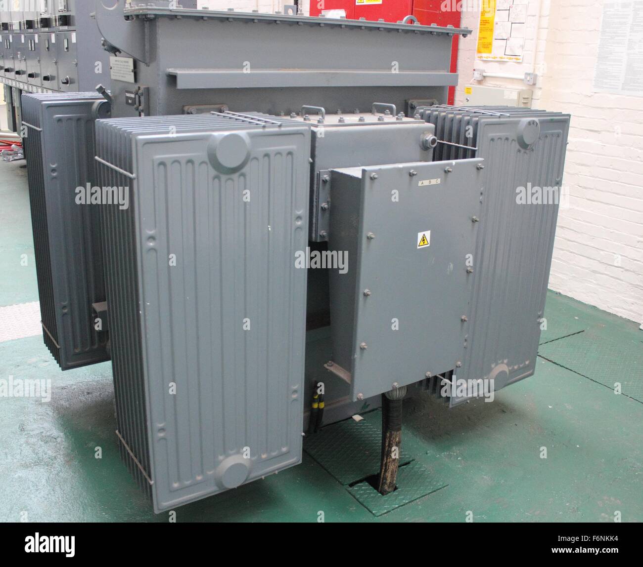 Distribution transformer hi-res stock photography and images - Alamy