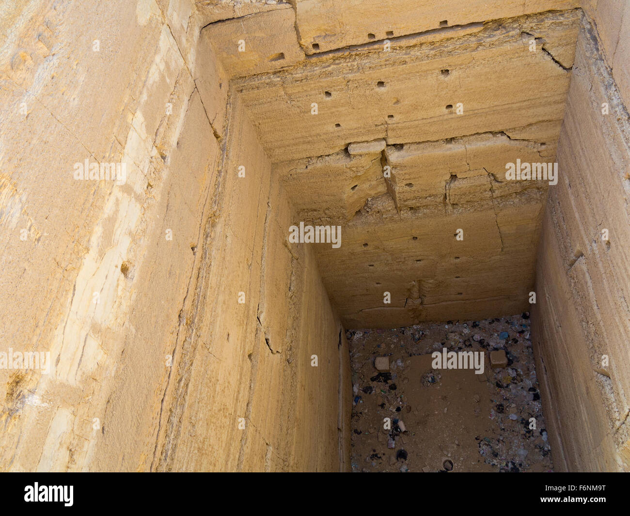 Persian tomb saqqara hi-res stock photography and images - Alamy