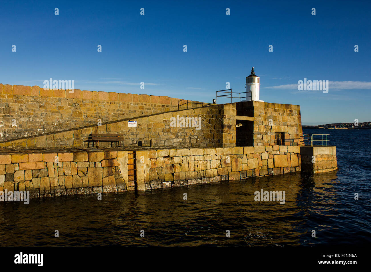 Pier bench seat hi-res stock photography and images - Alamy