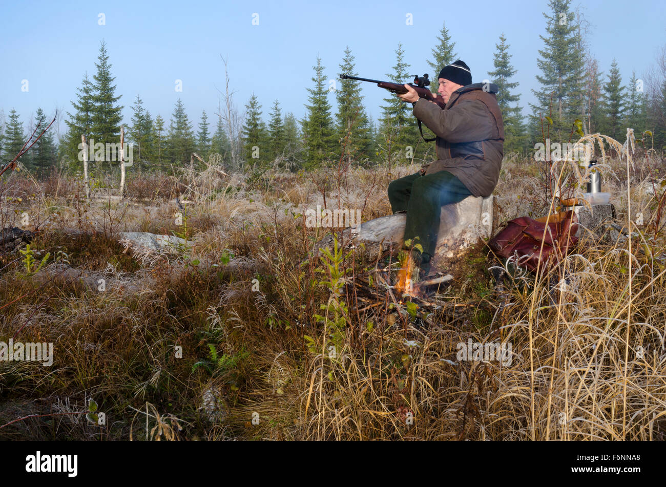 Big game hunter rifle hi-res stock photography and images - Alamy