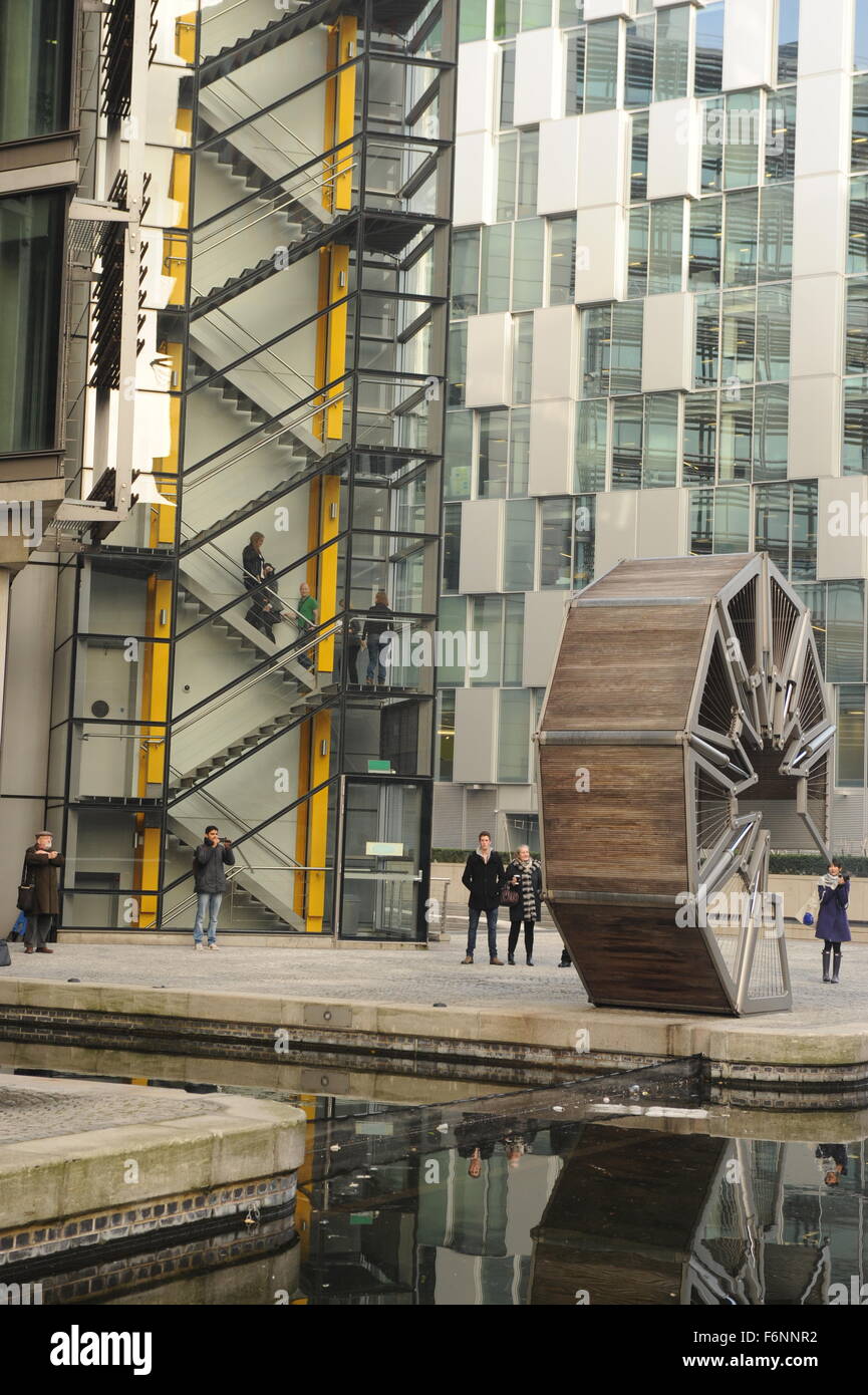Rolling Bridge London Stock Photos & Rolling Bridge London Stock Images ...