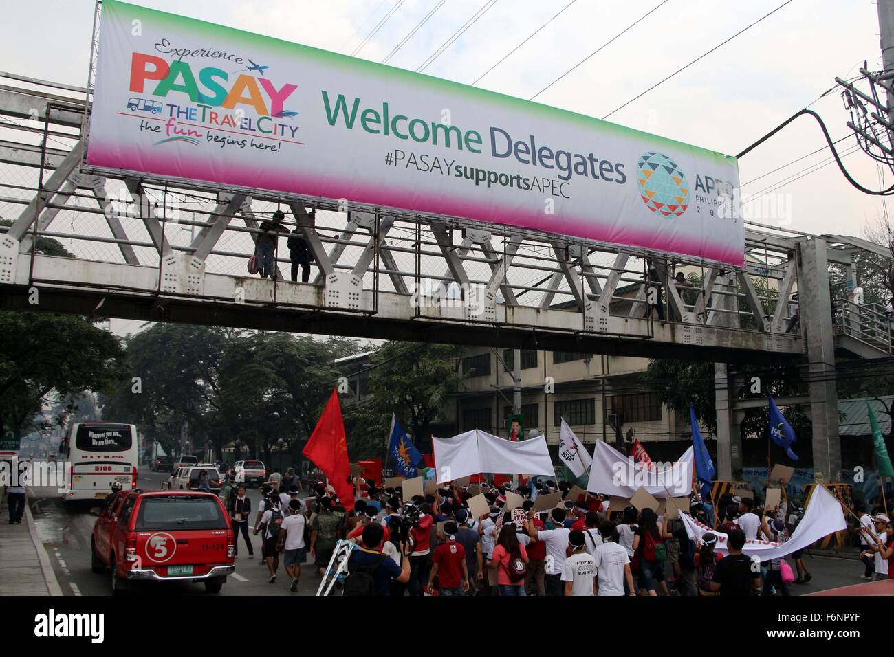 Manila, Philippines. 18th Nov, 2015. Students and labor group march in ...