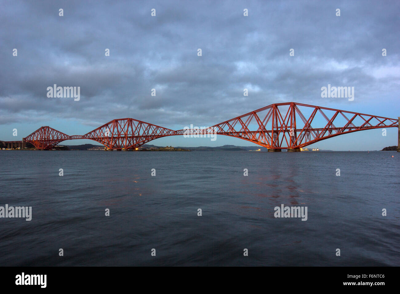Forth rail bridge south hi-res stock photography and images - Alamy