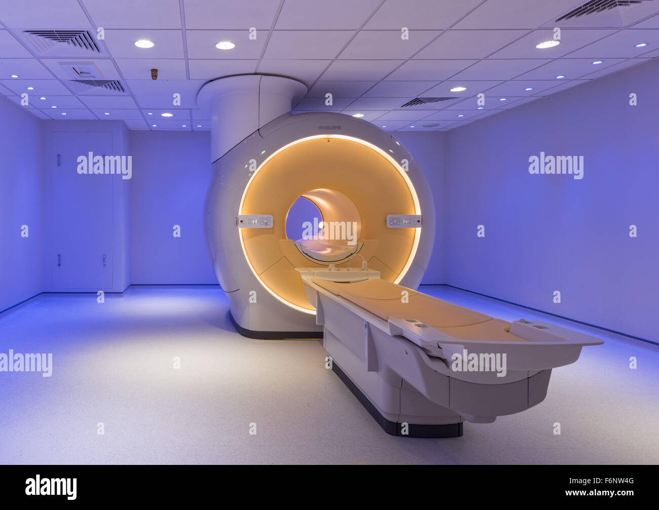 Mri scanner hi-res stock photography and images - Alamy