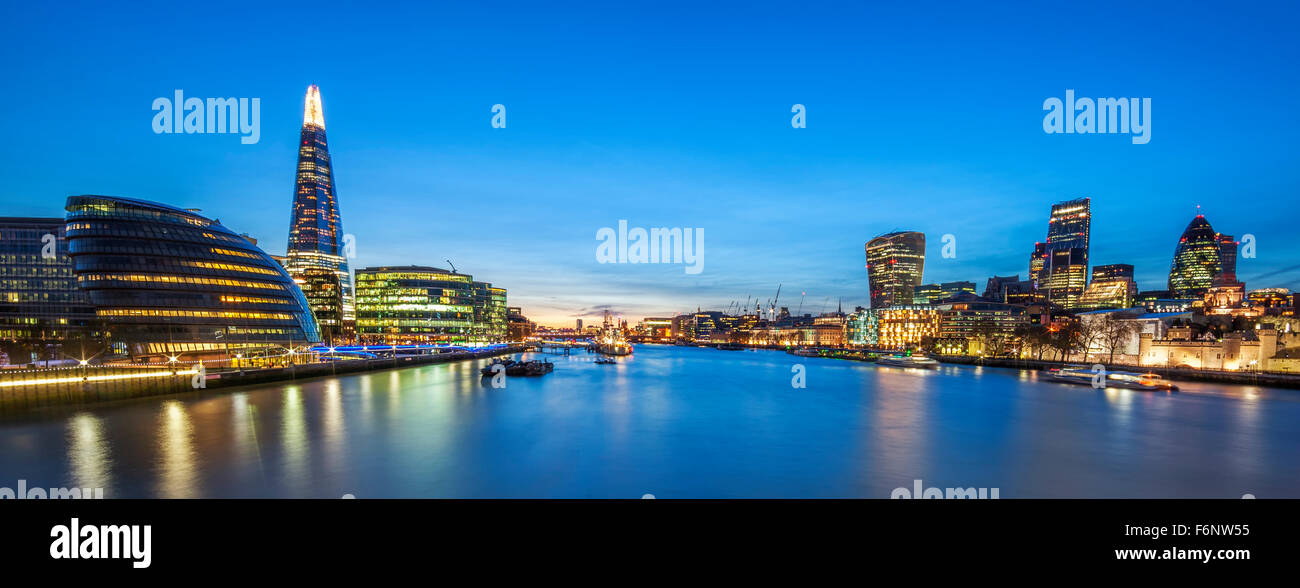 London skyline from tower bridge hi-res stock photography and images ...