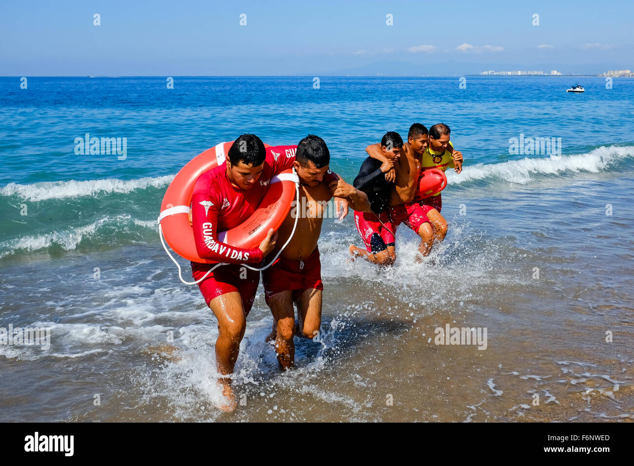 Male lifeguards hi-res stock photography and images - Alamy