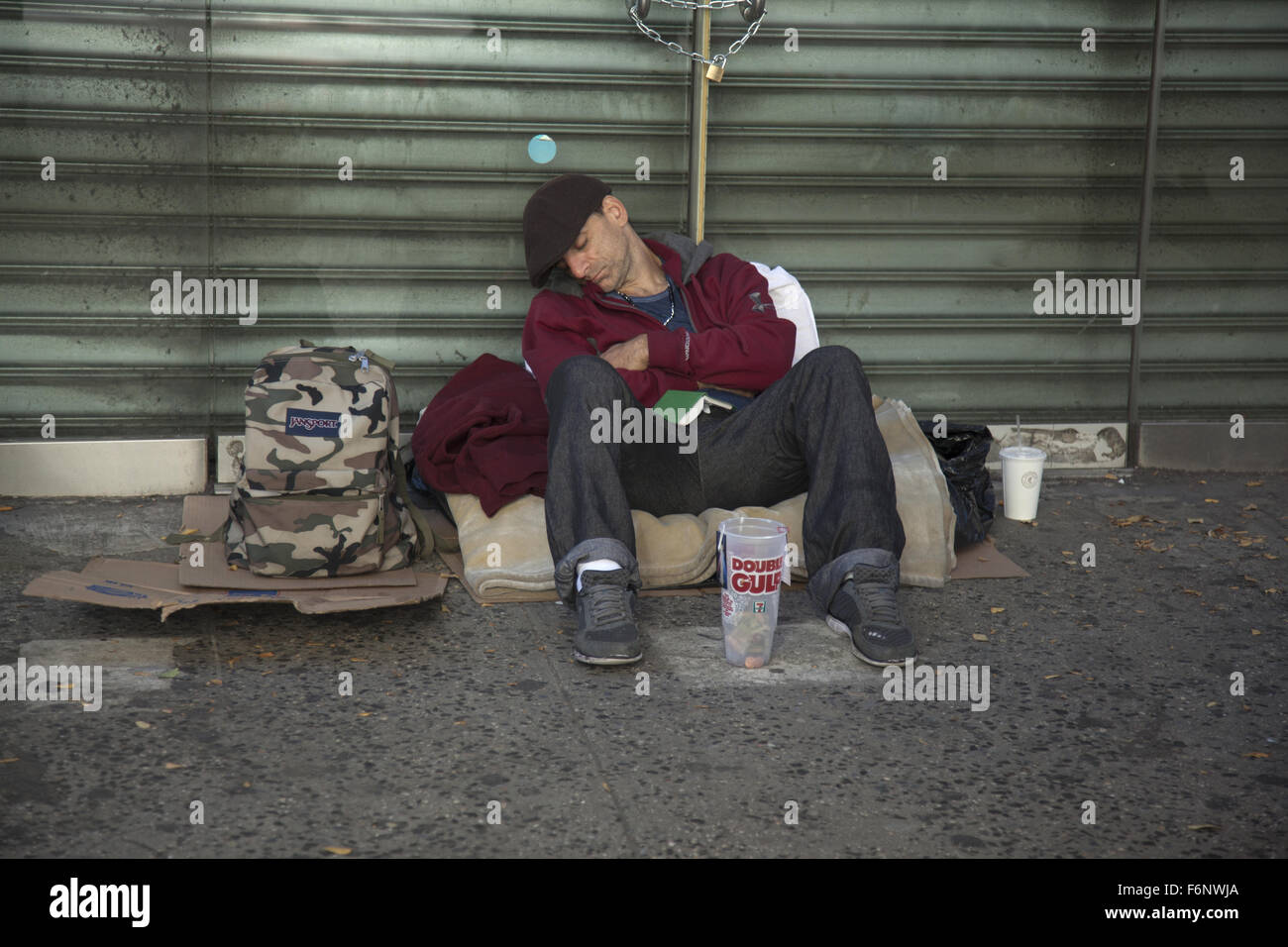 Homeless man begging for money hi-res stock photography and images - Alamy