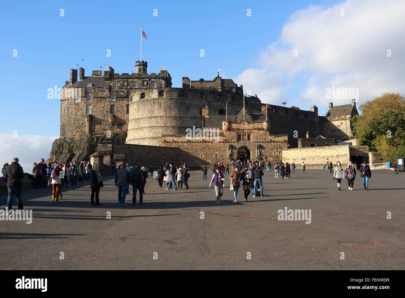 Edinburgh castle people view hi-res stock photography and images - Alamy