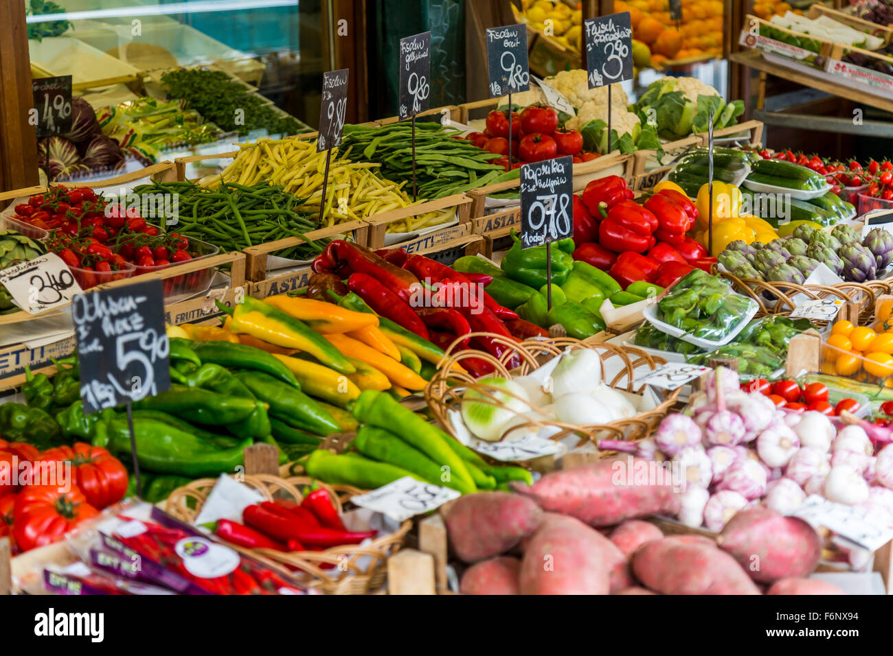Farmer's Market Vegetables Stand Stock Photo - Alamy