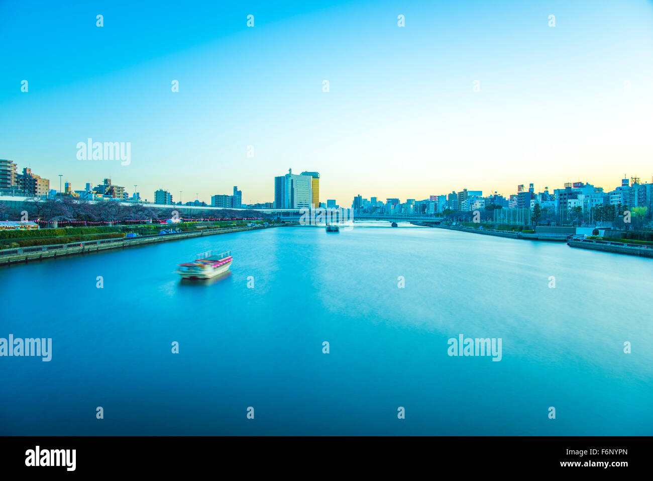 Yakatabune sakura hi-res stock photography and images - Alamy