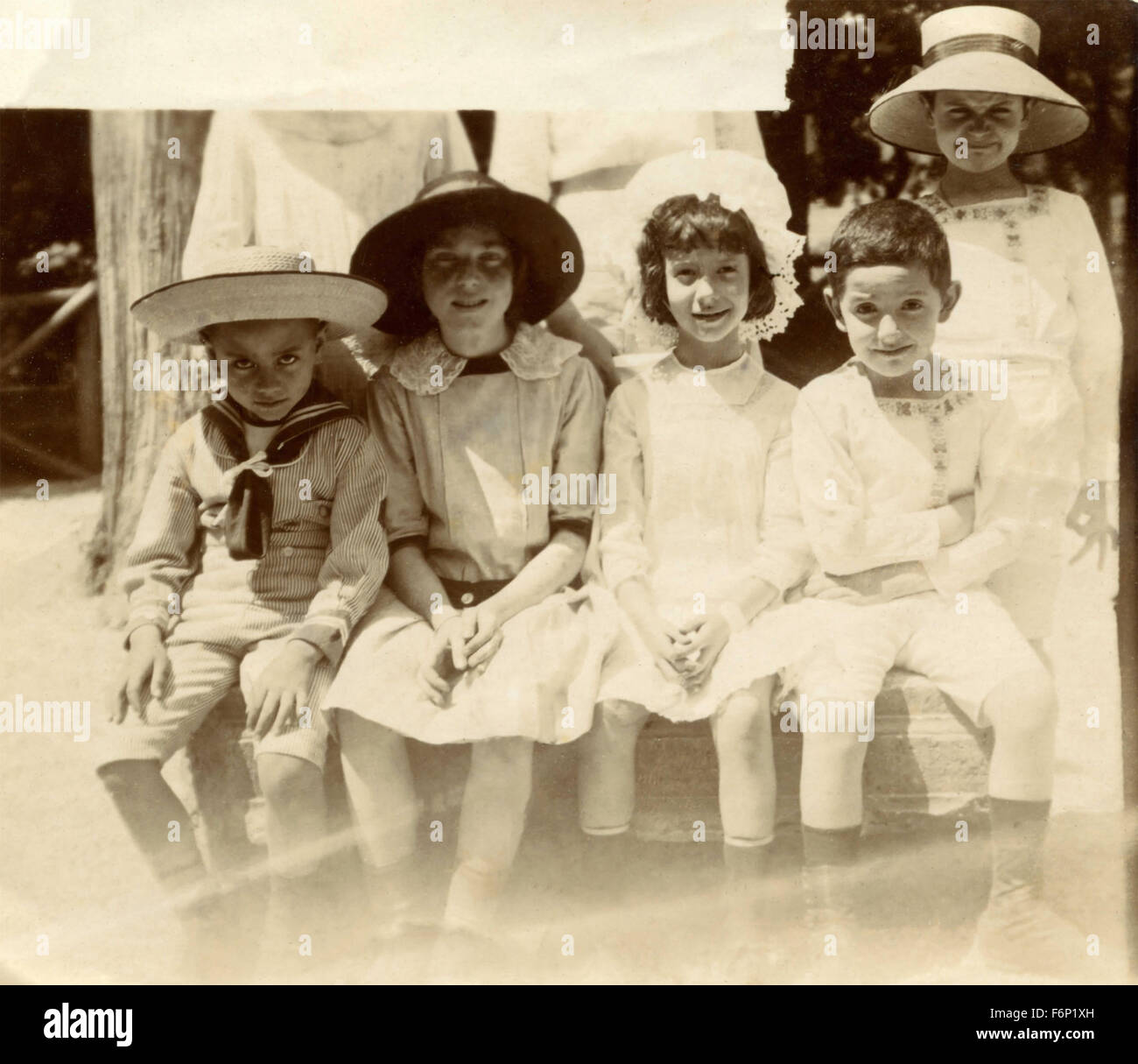 Do not know children hi-res stock photography and images - Alamy