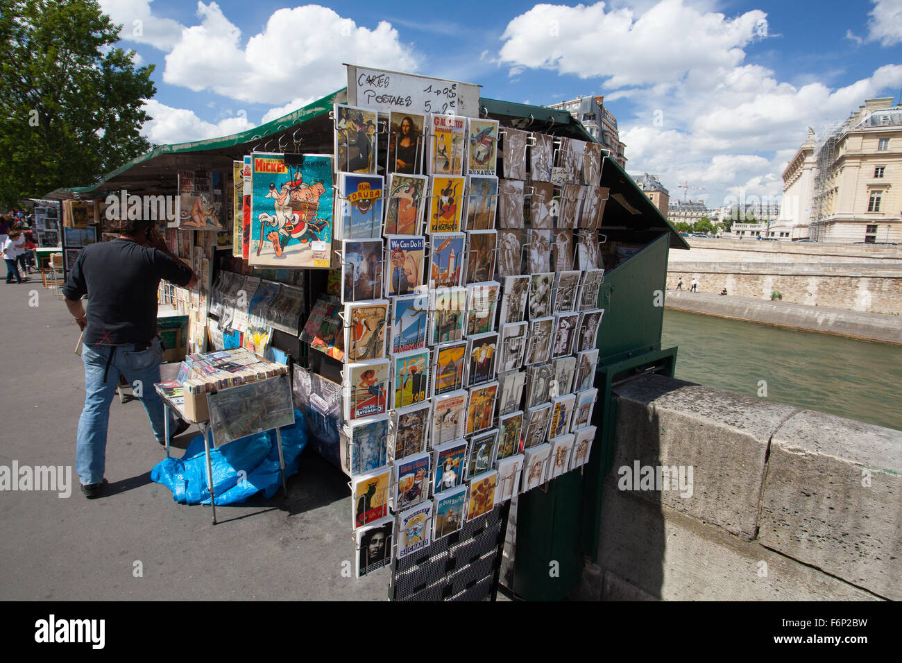 Seine river near notre dame cathedral hi-res stock photography and ...