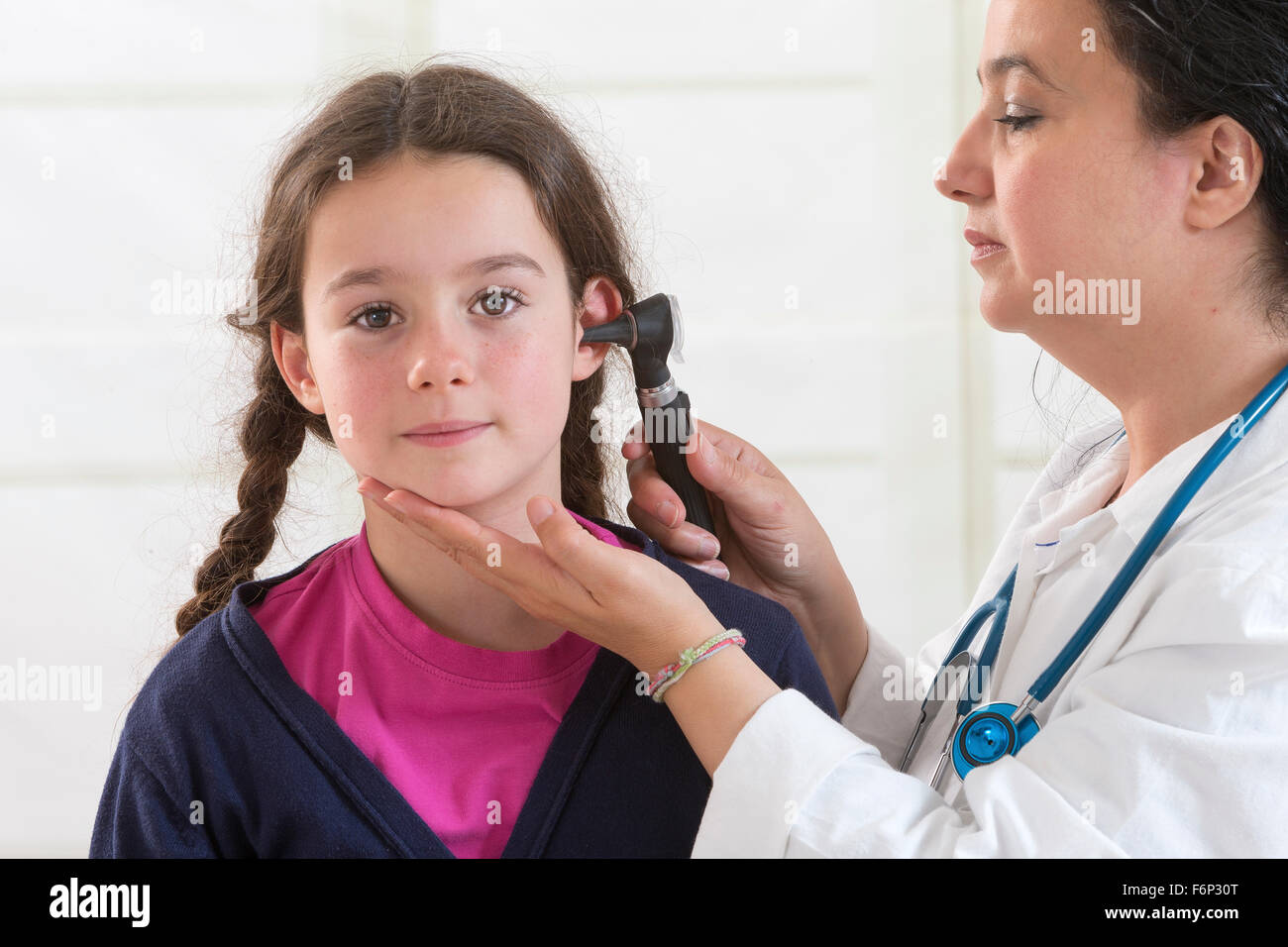 Audiologist hi-res stock photography and images - Alamy