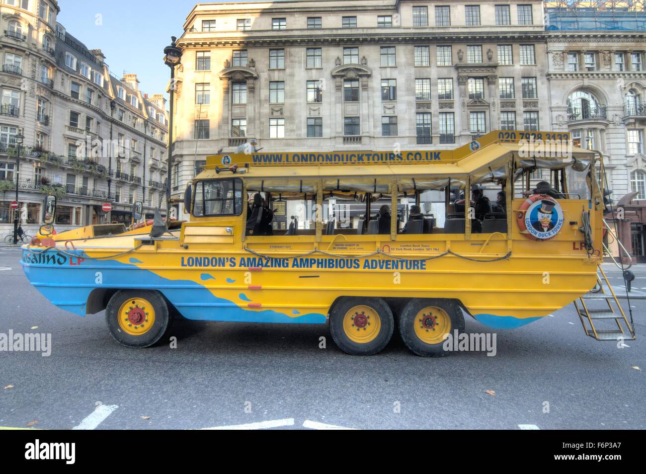 London Duck Tour. Amphibious tour london Stock Photo - Alamy