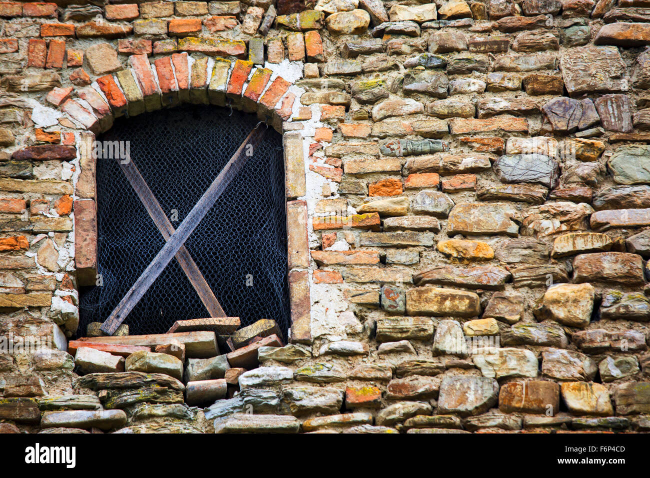 Ancient window on ruins of a medieval castle Stock Photo - Alamy