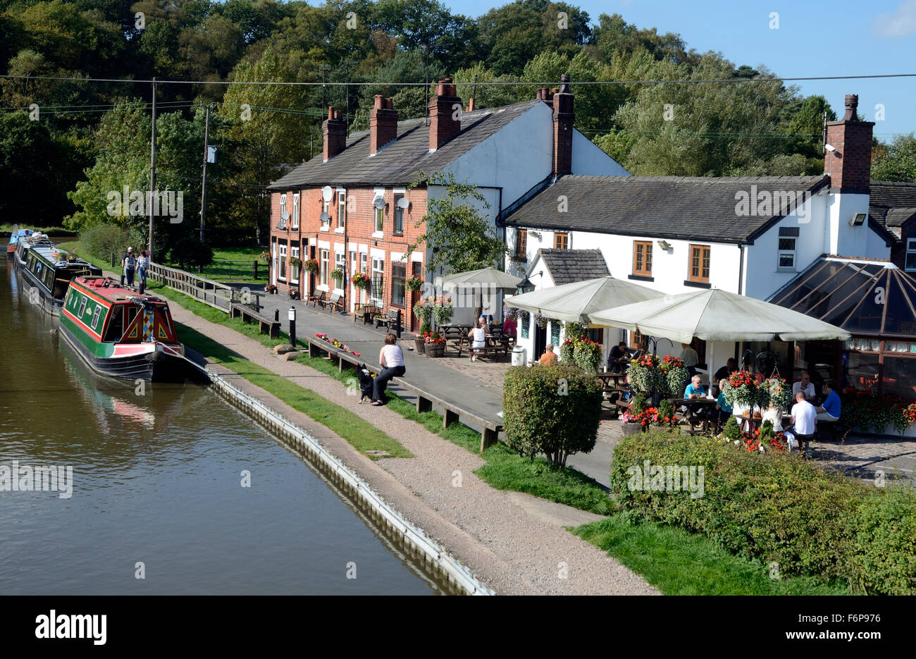 Holly Bush Inn, Denford, Longsdon, Stoke-on-Trent, on the Caldon Canal ...