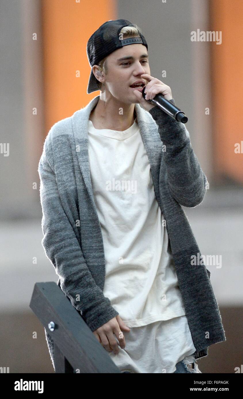 New York, NY, USA. 18th Nov, 2015. Justin Bieber on stage for NBC Today ...