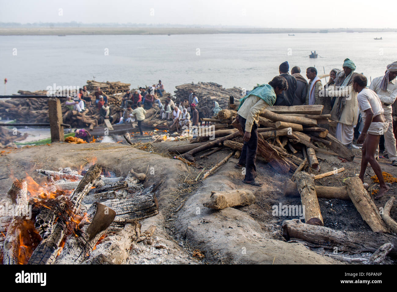 hinduistic cremation at Manikarnika Ghat river Ganges Stock Photo - Alamy