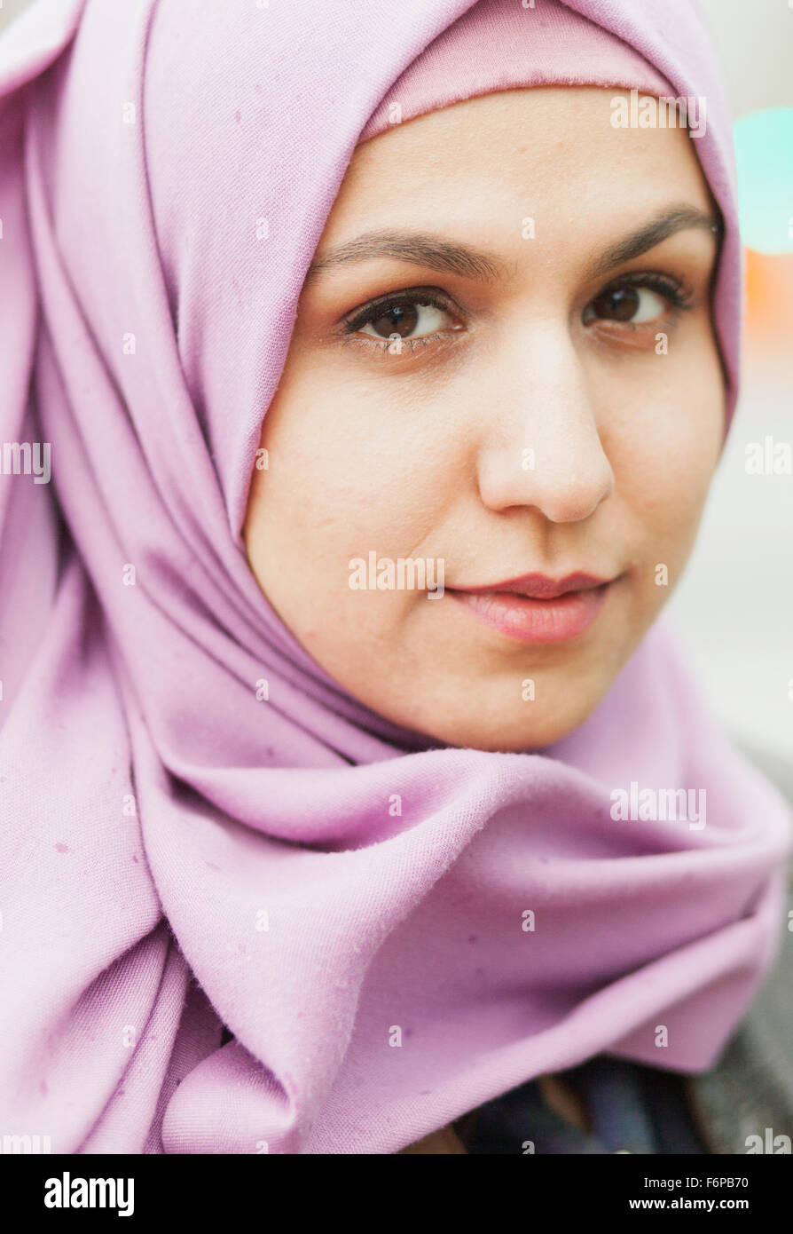 Headscarf vertical hi-res stock photography and images - Alamy