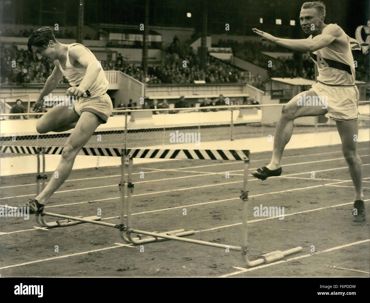 1952 - Oxford man wins Hurdles. R. D. Shaw (Oxford) wins the 220 yards ...