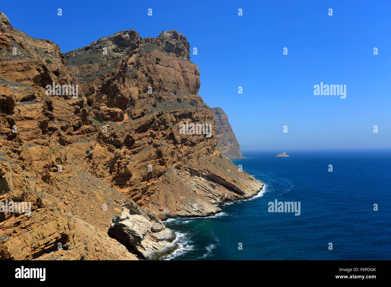 Sea Cliffs of Serra Gelada Natural Park, Benidorm resort, Costa Blanca ...