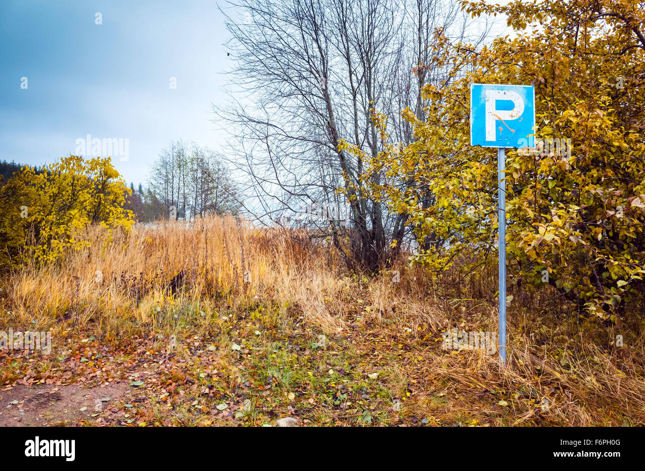 Empty parking lot hi-res stock photography and images - Alamy