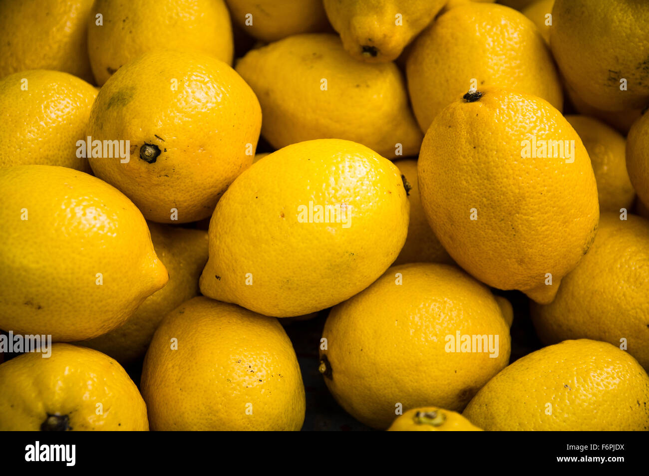 Bunch of lemons in boxes in a market in Provence, France Stock Photo ...