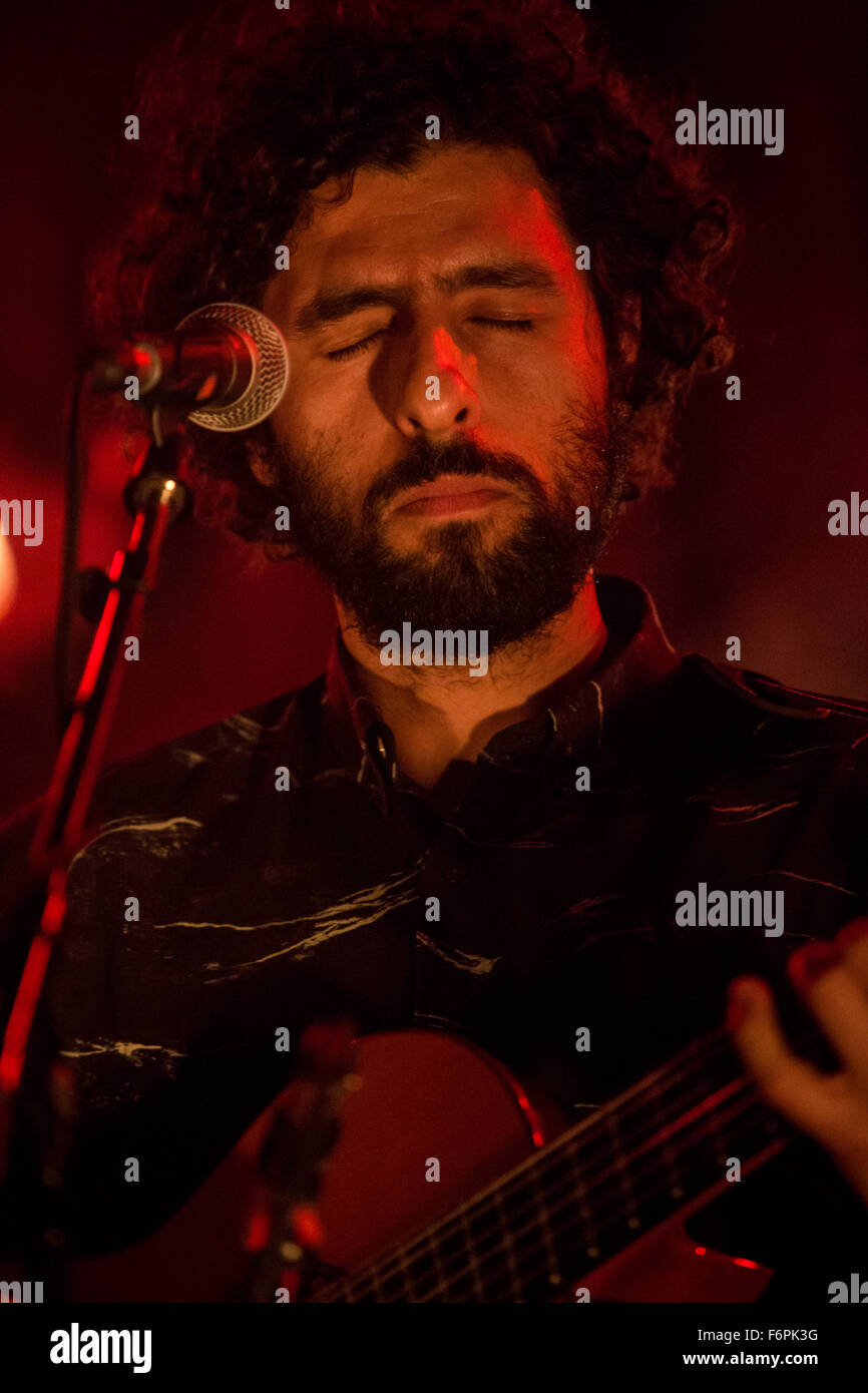 Jose gonzalez musician hi-res stock photography and images - Alamy