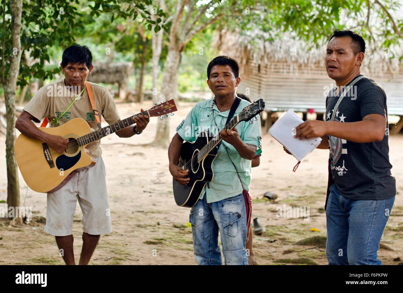 Christians singing hi-res stock photography and images - Alamy