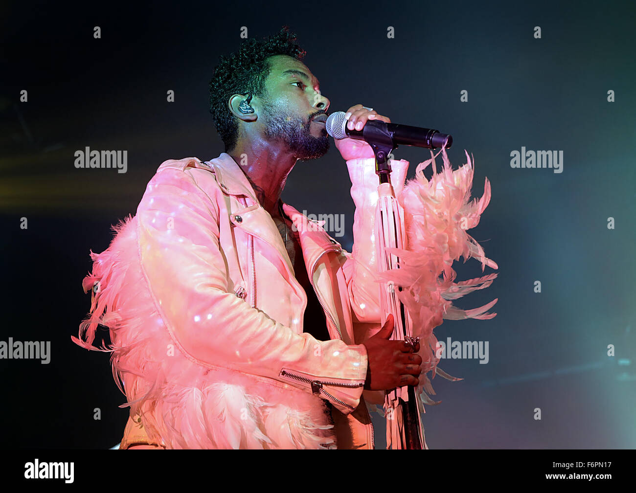Miguel Performing On His UK Tour at Manchester Academy Featuring ...