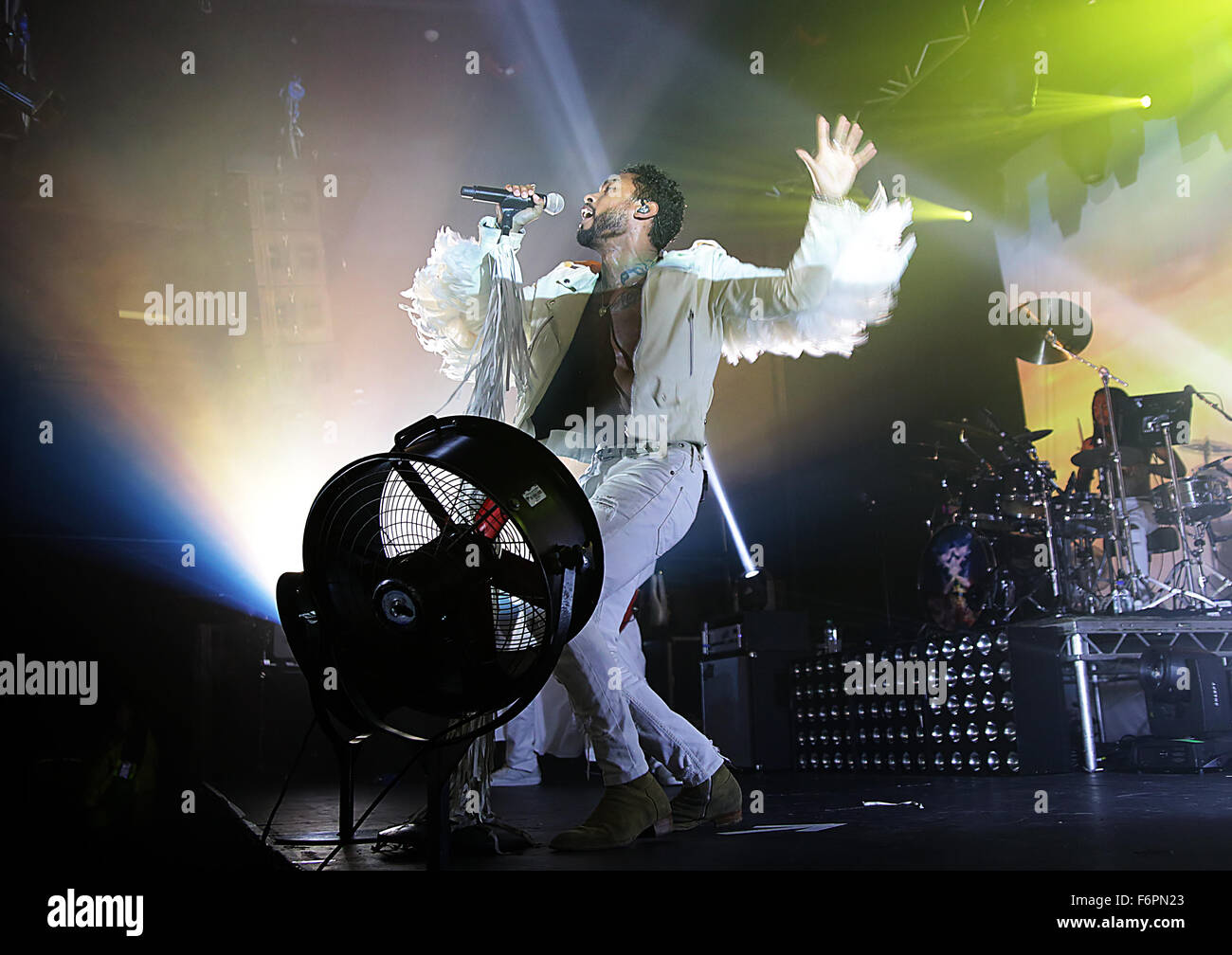 Miguel Performing On His UK Tour at Manchester Academy Featuring ...