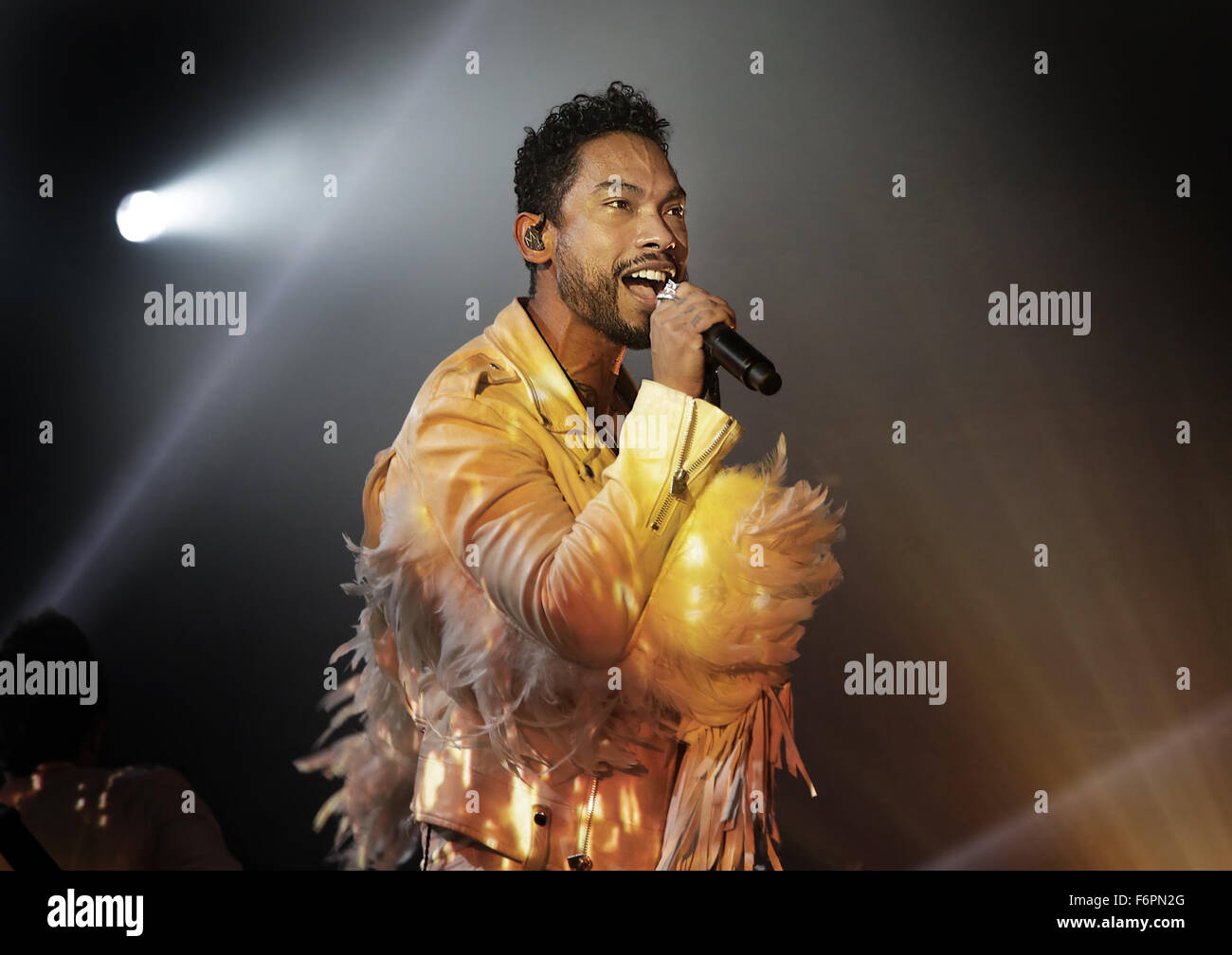 Miguel Performing On His UK Tour at Manchester Academy Featuring ...