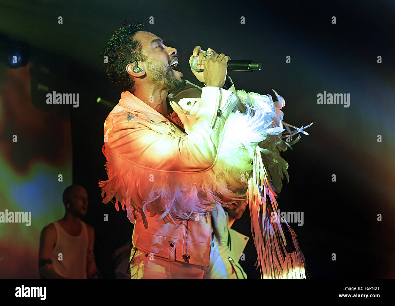 Miguel Performing On His UK Tour at Manchester Academy Featuring ...