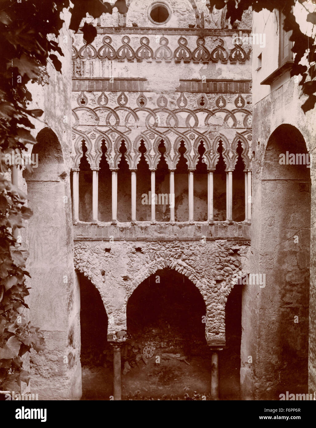 The Courtyard of the Palace of Rufoli, Ravello, Italy Stock Photo - Alamy