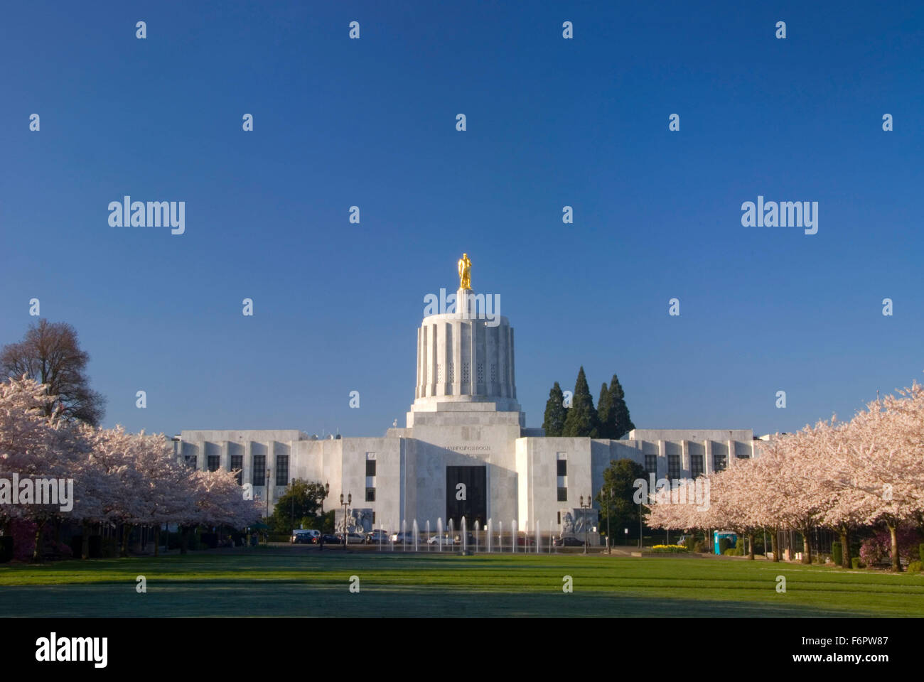 State Capitol with cherry tree bloom, Oregon State Capitol grounds ...